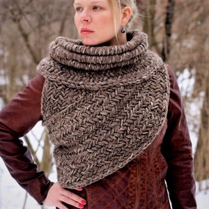 Post Apocalyptic Huntress Cowl for Women, Archer Vest, Shawl in Light ...