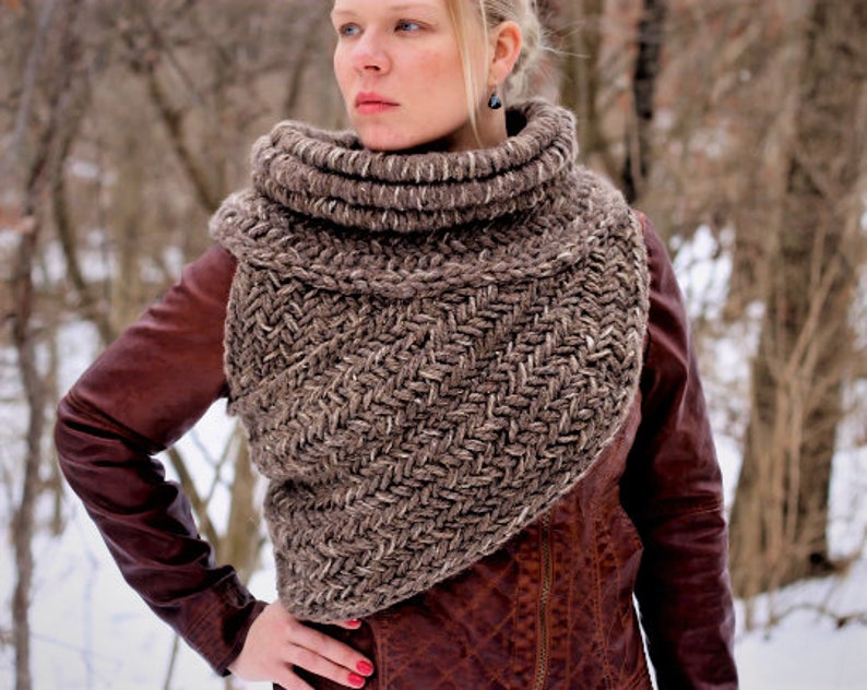Post Apocalyptic Huntress Cowl for Women, Archer Vest, Shawl in Light ...