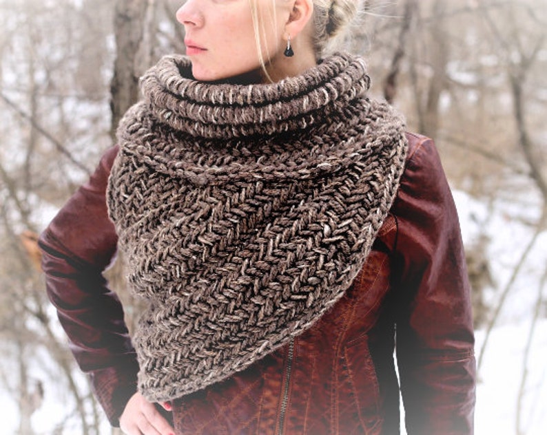 Post Apocalyptic Huntress Cowl for Women, Archer Vest, Shawl in Light ...