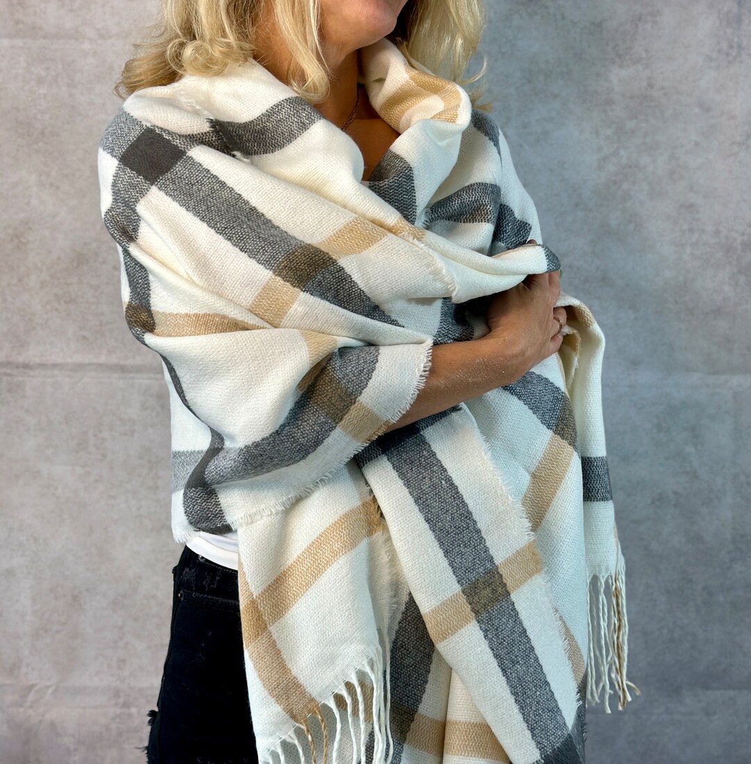 Outlander Claire's Shawl, Large Plaid Tartan Blanket Scarf Shoulder ...