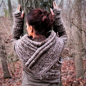 Post Apocalyptic Huntress Cowl for Women, Archer Vest, Shawl in Light ...