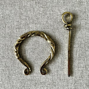 Highlands Medieval Shawl Pin, Metal Bronze or Silver Tone Pin With a ...