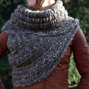 Post Apocalyptic Huntress Cowl for Women, Archer Vest, Shawl in Light ...