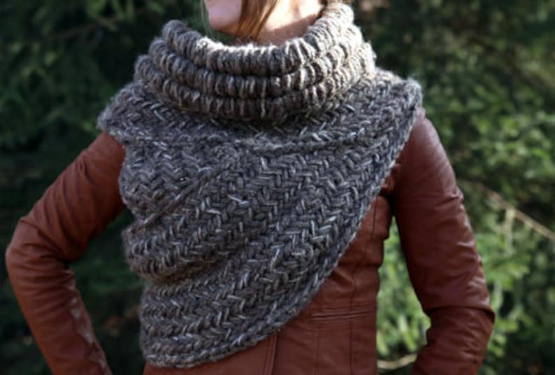 Post Apocalyptic Huntress Cowl for Women, Archer Vest, Shawl in Light ...