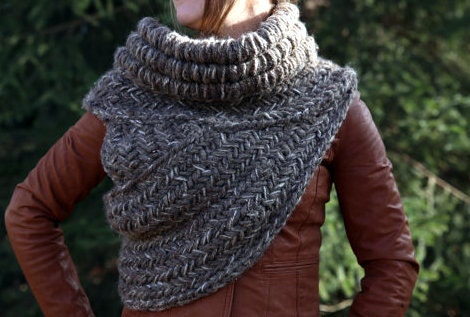 Post Apocalyptic Huntress Cowl for Women, Archer Vest, Shawl in Light ...