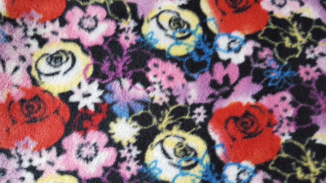 Floral Fleece Fabric 1 yard 4 inches - Etsy Nederland