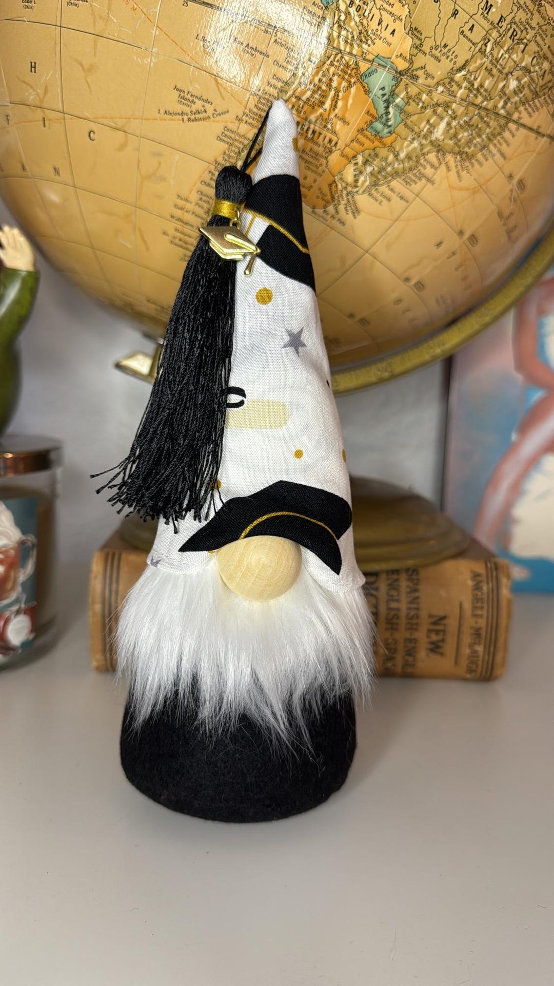 GRADUATE GNOME - 2025 Graduation Gnome, Congrats Grad Gift, Any Grade ...