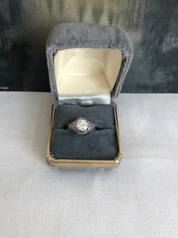 Vintage ring box. retro - Gem