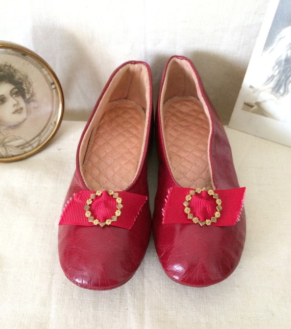 Vintage Edwardian Girl's Slippers~Christmas Red Fancy… - Gem
