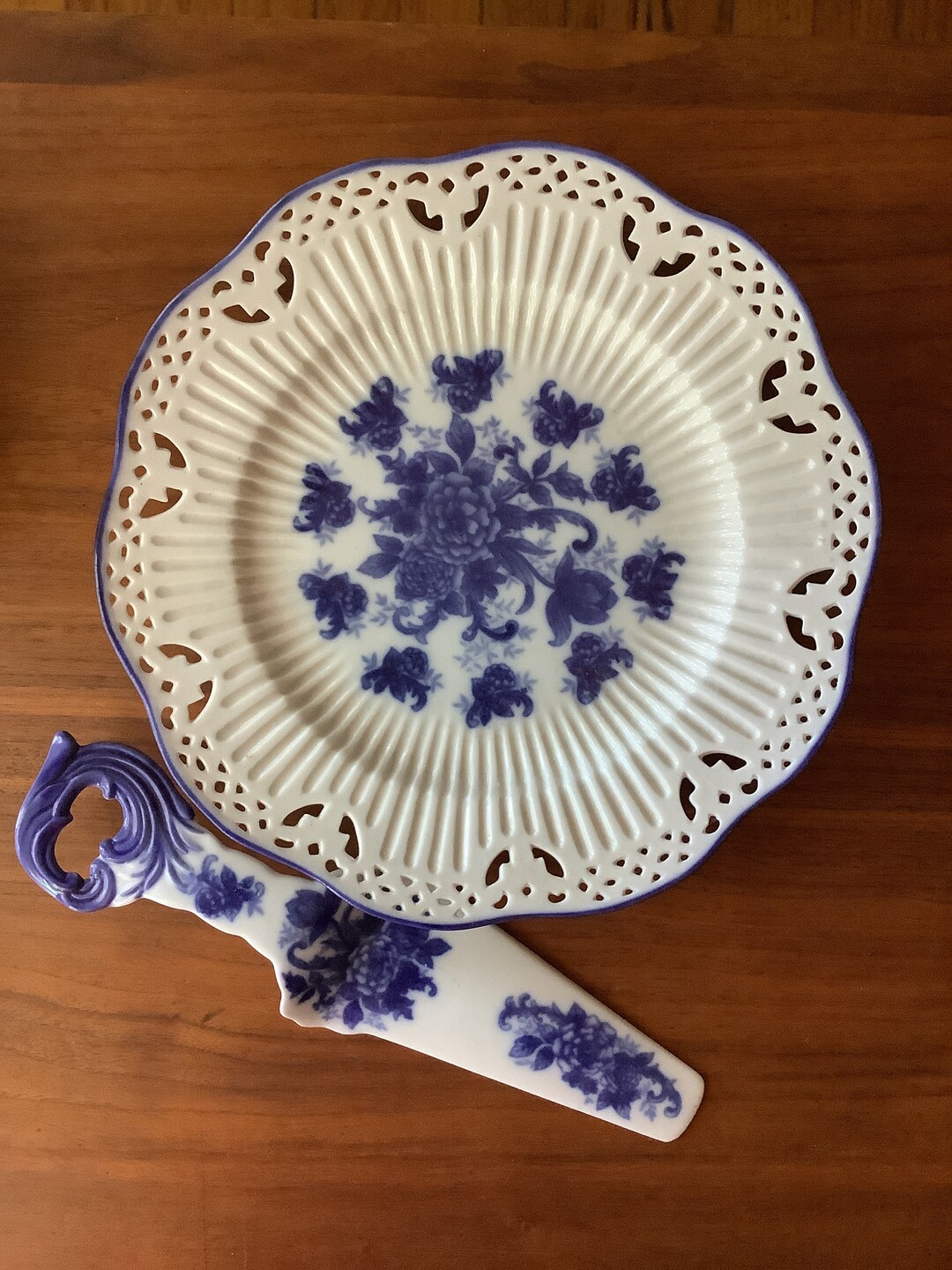 Reticulated Porcelain Cake Plate With Cobalt Blue Floral Knife - Etsy