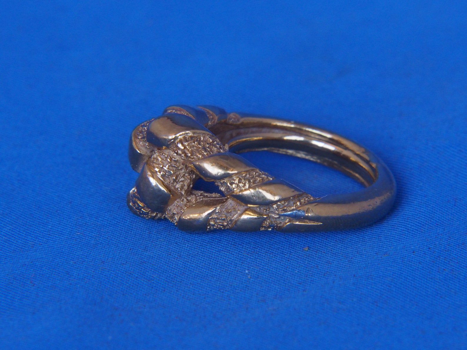 Vintage Trifari Ring - Etsy