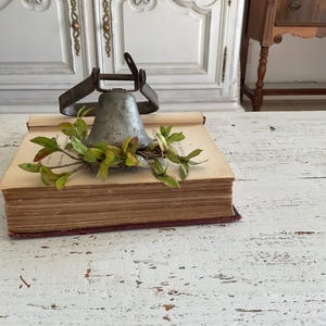 Vintage Farm Cow Bell Old Metal Patina Bell - Etsy