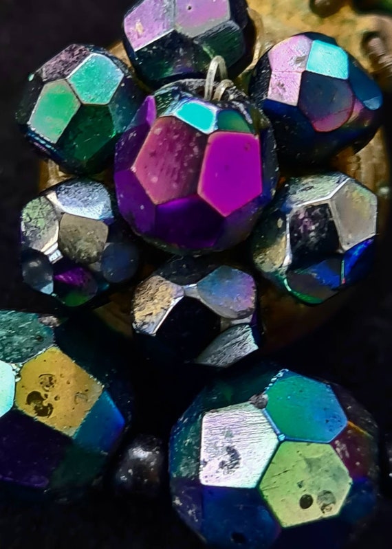 Chezch Glass, black jet with AB coating. Triple stran… - Gem