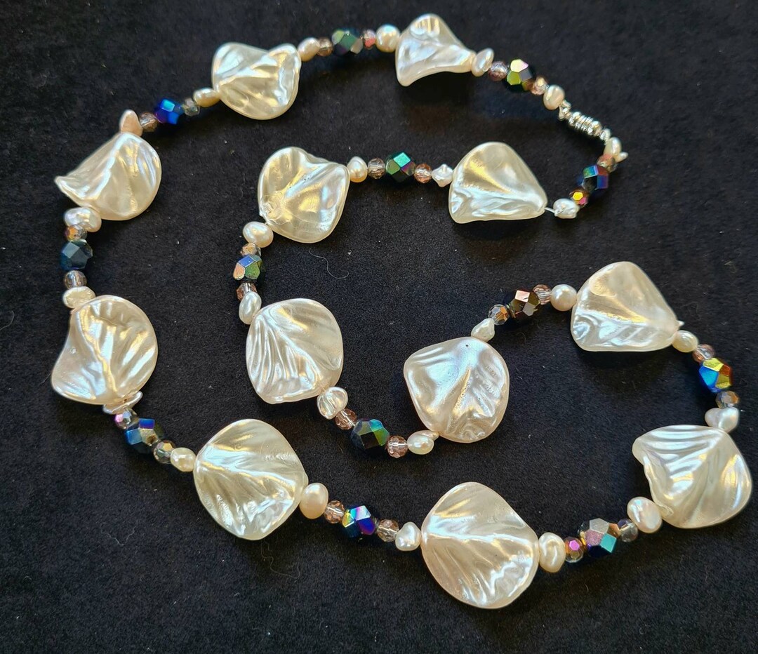 Vintage Wavy Pearls With Freshwater Pearls, Crystal From 1950's. 56cm ...