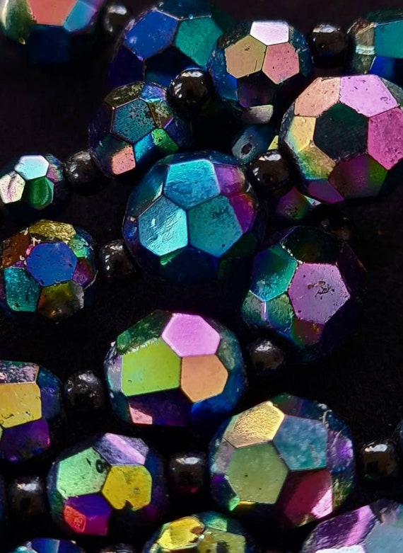 Chezch Glass, black jet with AB coating. Triple stran… - Gem