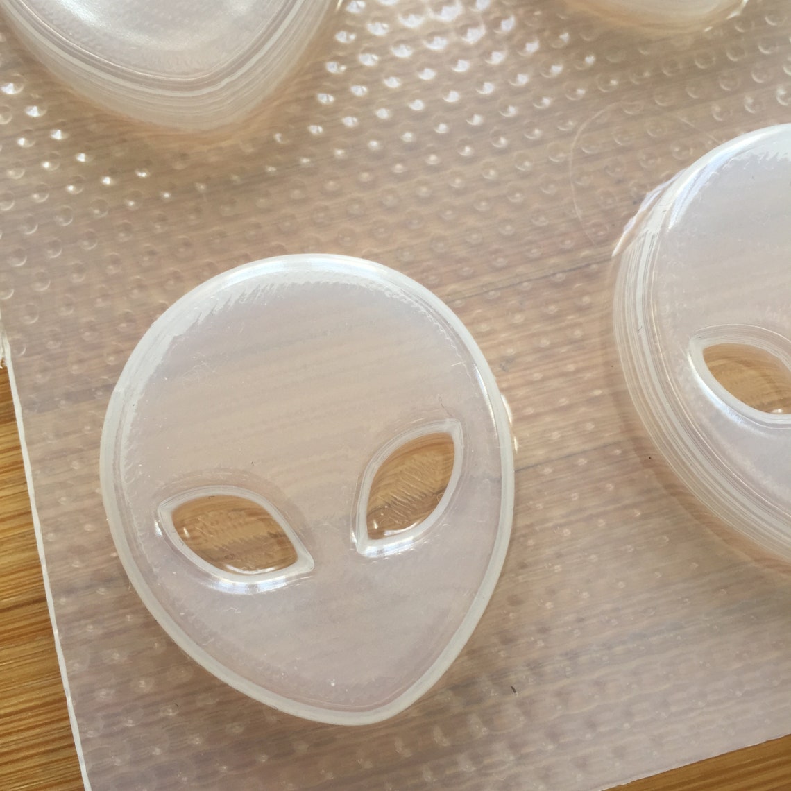 Small Alien Head Resin Mold UFO Jewelry Earrings Mold - Etsy Hong Kong