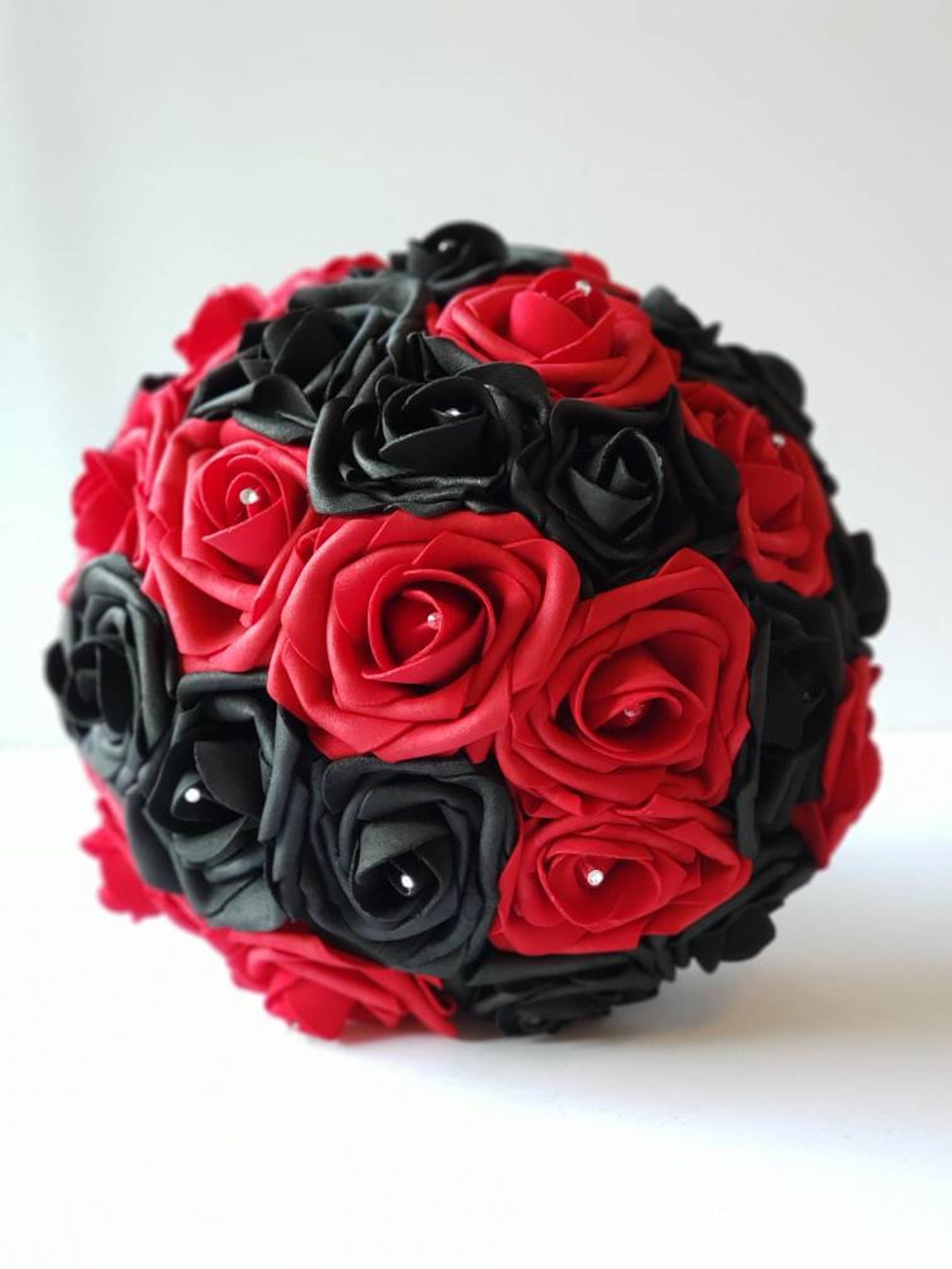 Ramo rojo y negro ramo gótico ramo de dama de honor ramo de - Etsy España