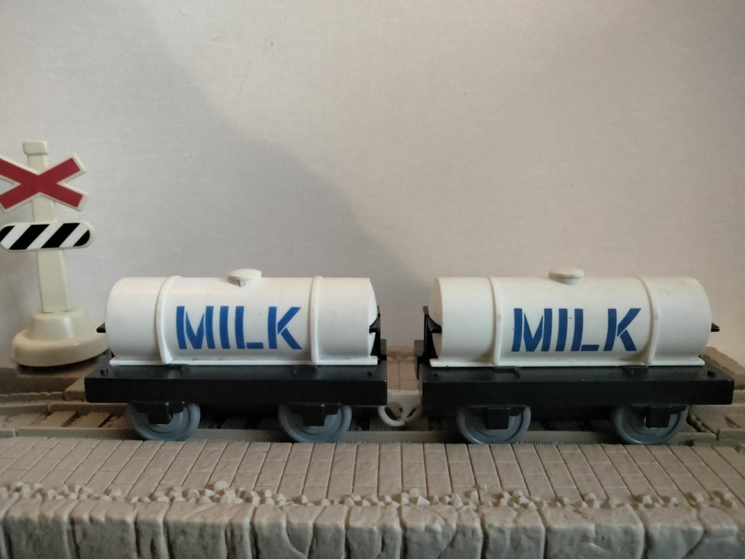 Thomas Train Trackmaster Motorized Railway Replacement Milk Tankers ...