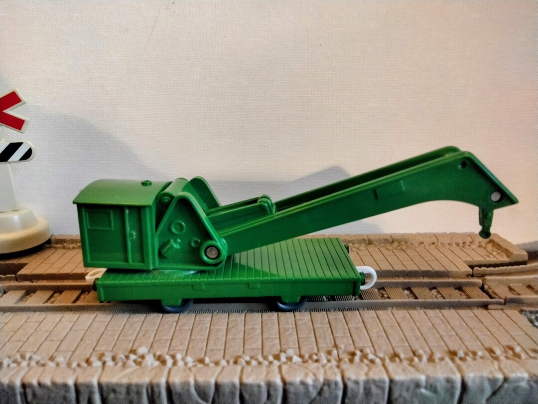 TOMY Thomas & Friends BREAKDOWN CRANE 1999 Trackmaster Train Green ...