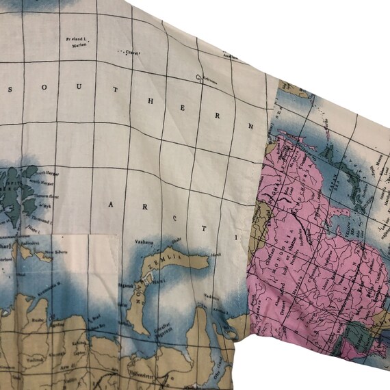 Vintage Y2K Signals Women's World Map Button Up Casua… - Gem