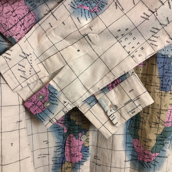 Vintage Y2K Signals Women's World Map Button Up Casua… - Gem