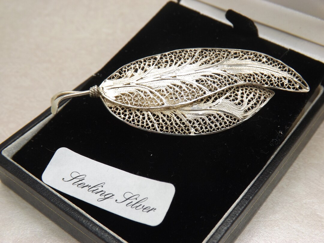 A Fine Foreign Filigree Double Leaf Design Vintage Jewelry Brooch Made ...