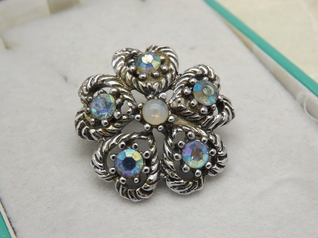 A Lovely Round Flower Head Design Costume Jewelry Brooch Made - Etsy