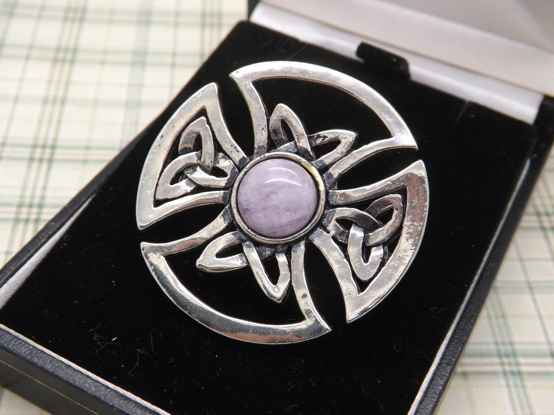 A Scottish / Celtic Woven Design Round Vintage Jewelry Brooch / Sash ...