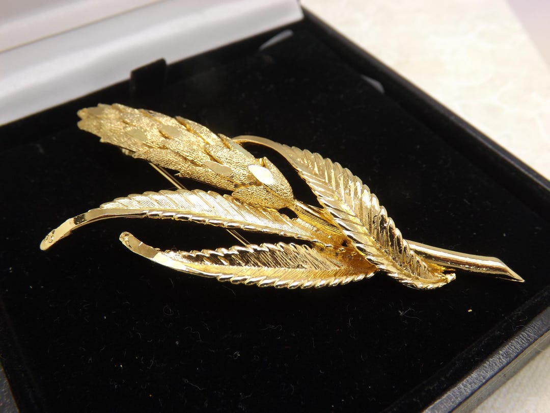 A Lovely Leaf and Wheatsheaf Design Costume Brooch Made up of a Sheaf ...