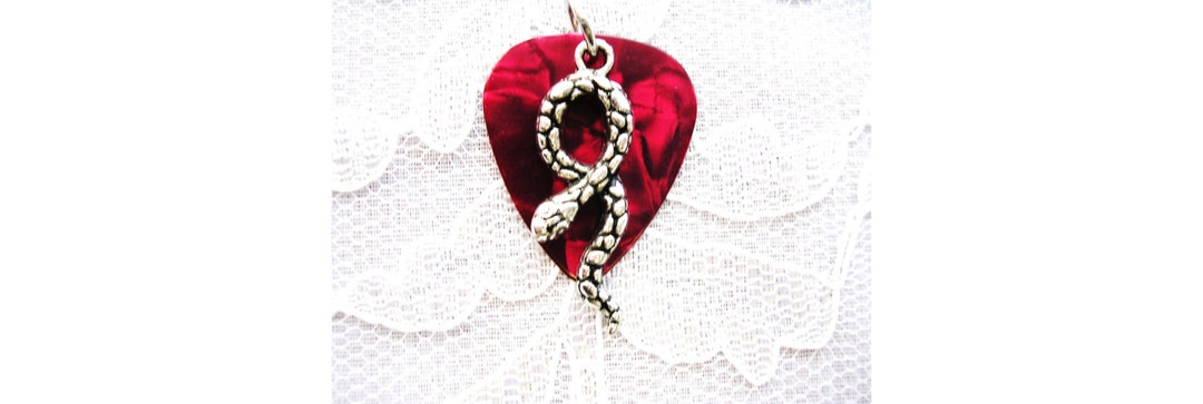 Open Figure 8 SNAKE Serpent Deep RED Guitar Pick With Silver Alloy ...