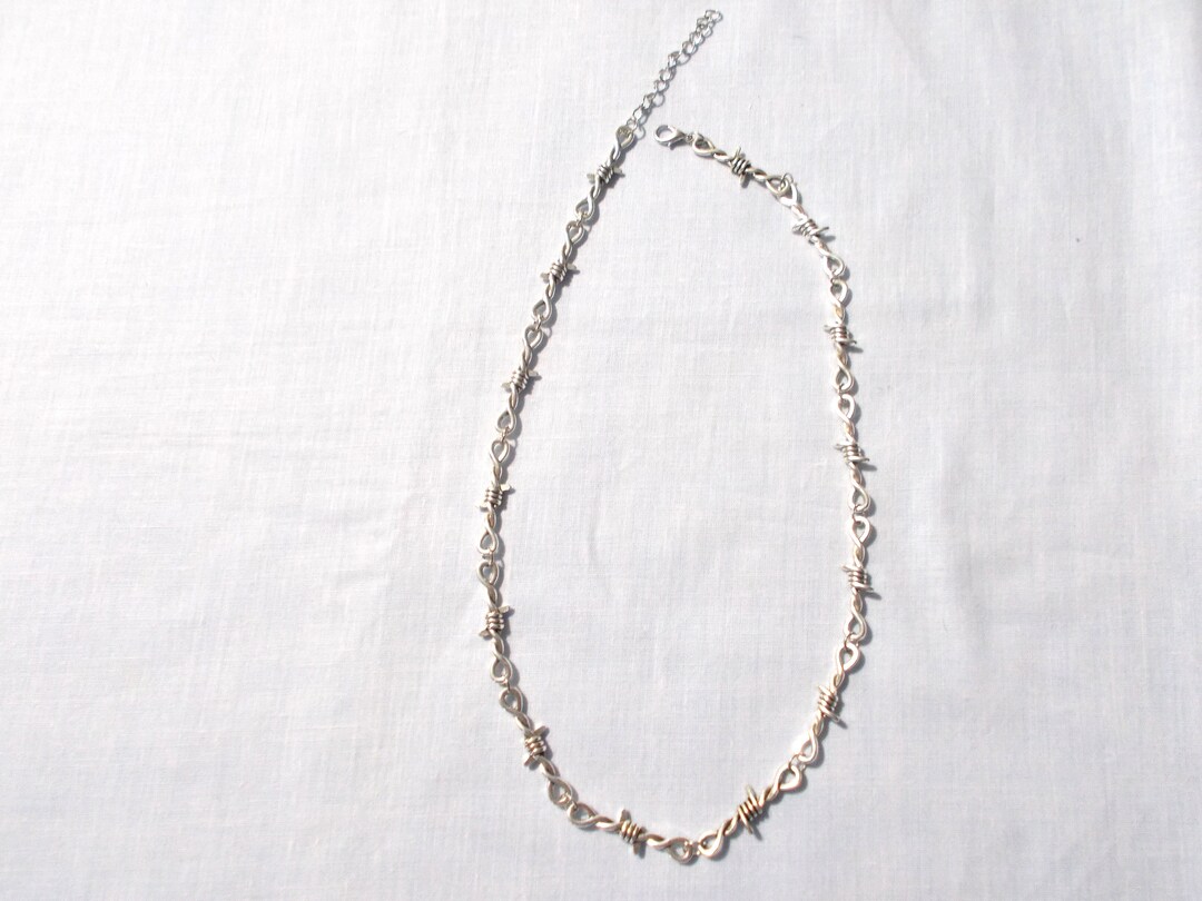 BARBED WIRE / Barb Wire / Barbwire Double Loop Silver Color Barb Twist ...