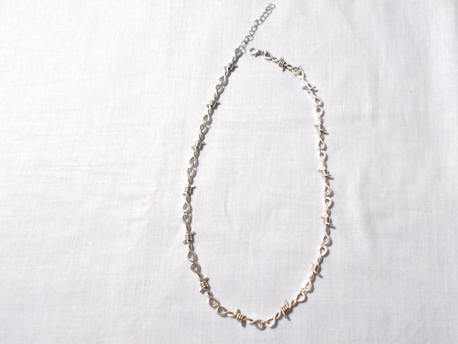 BARBED WIRE / Barb Wire / Barbwire Double Loop Silver Color Barb Twist ...