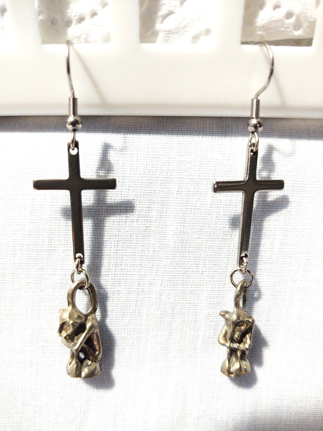 Medieval GARGOYLE and Cross Unisex Gothic Guardian 3D Pewter Charm Pair ...