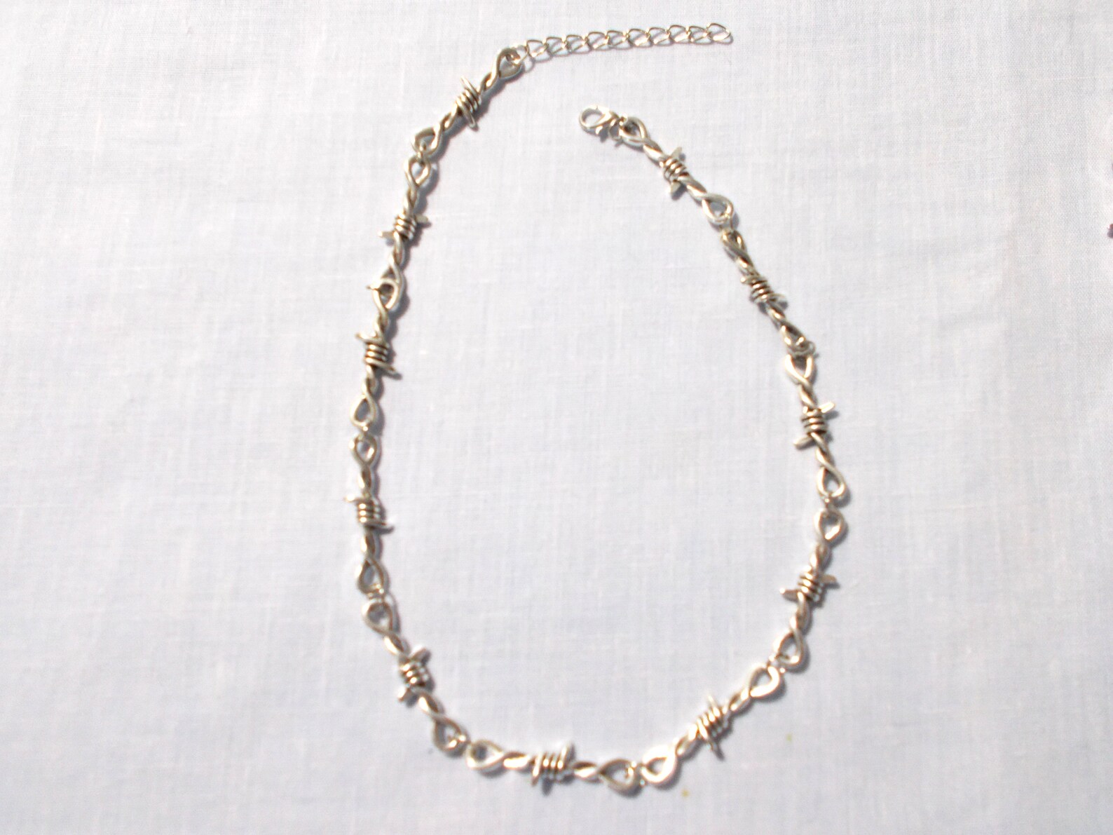 BARBED WIRE / Barb Wire / Barbwire Double Loop Silver Color Barb Twist ...