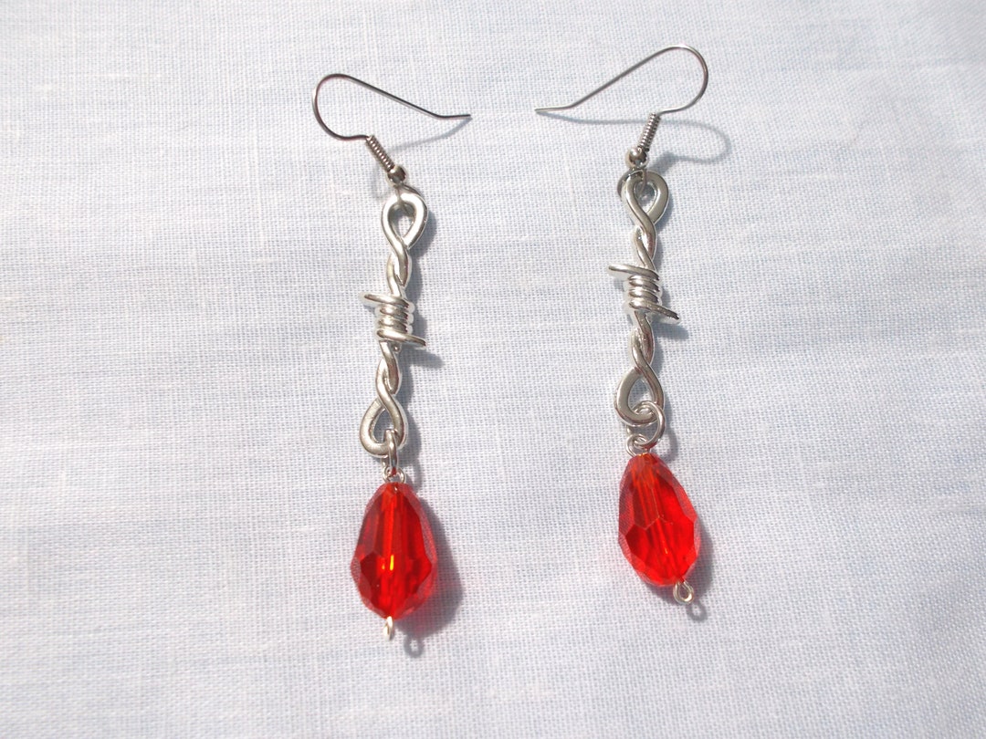 BARBED WIRE / Barb Wire / Barbwire Double Loop Barb Twist With Red ...