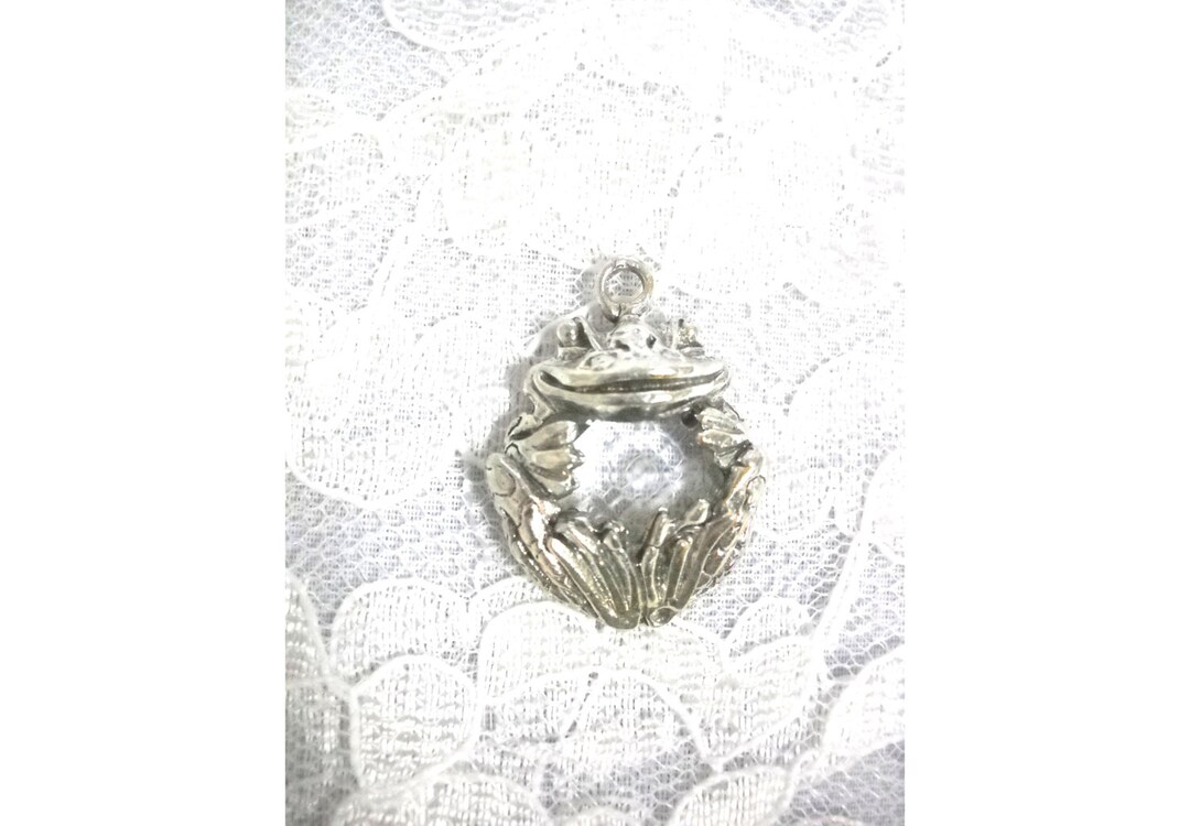 Large TREE FROG Hugging Glass Facet CLEAR Belly Gem Reptile Solid Hand ...
