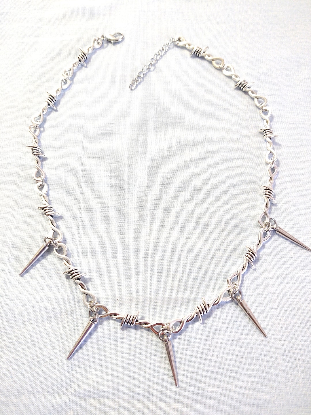 5 Spike Charms on BARBED WIRE / Barb Wire / Barbwire Barb Twist Chain ...