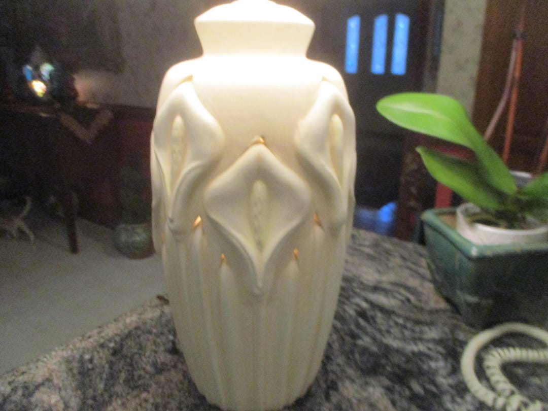 Harris Lamps Large Art Deco Art Pottery Calla Lily Ceramic Table Lamp ...