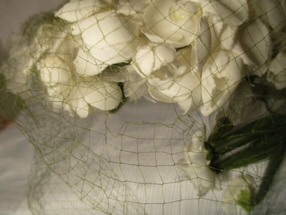 1950's veiled fascinator capulet olive green with whi… - Gem