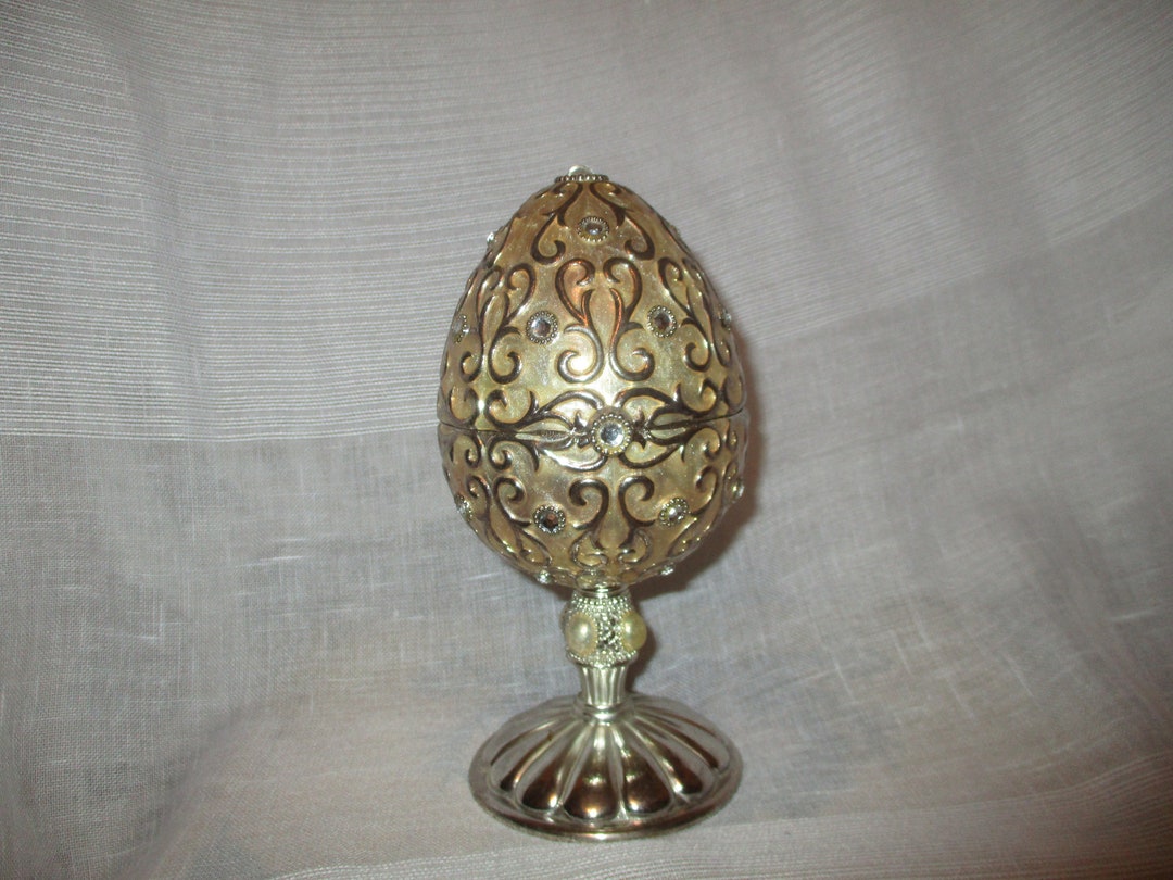 Silver Plate Egg Shape Music Box on Pedestal With Rhinestone and ...