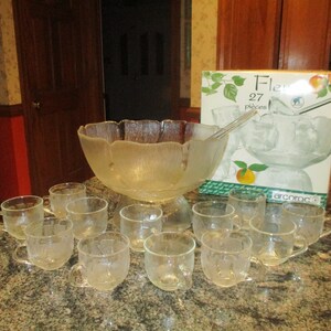 Vintage Arcoroc fleur Glass Punch Bowl Set - Etsy