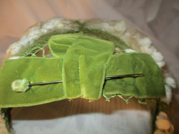 1950's veiled fascinator capulet olive green with whi… - Gem