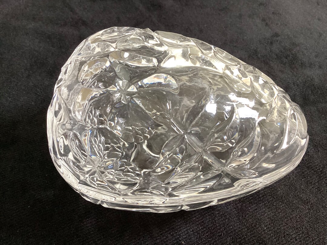 Vintage Clear Cut Glass Crystal Egg With Two Parts Decorative Egg ...