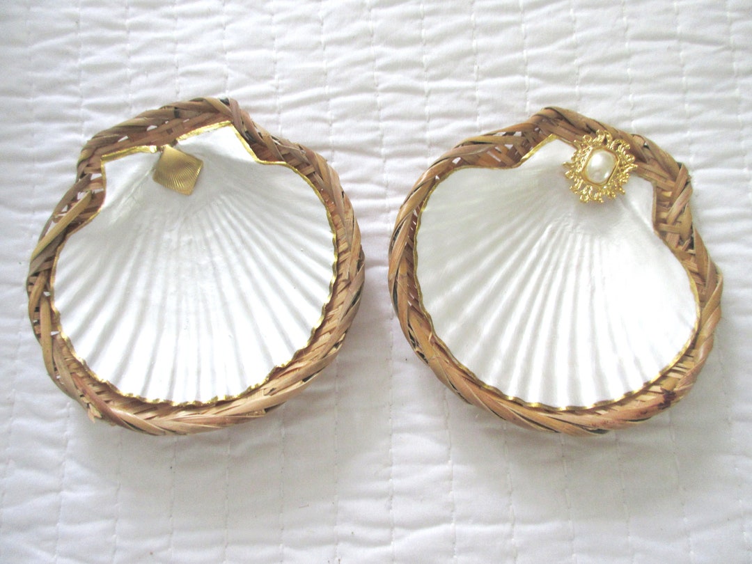 Vintage Scallop Shell With Wicker Charger and Gold Trim and Vintage ...