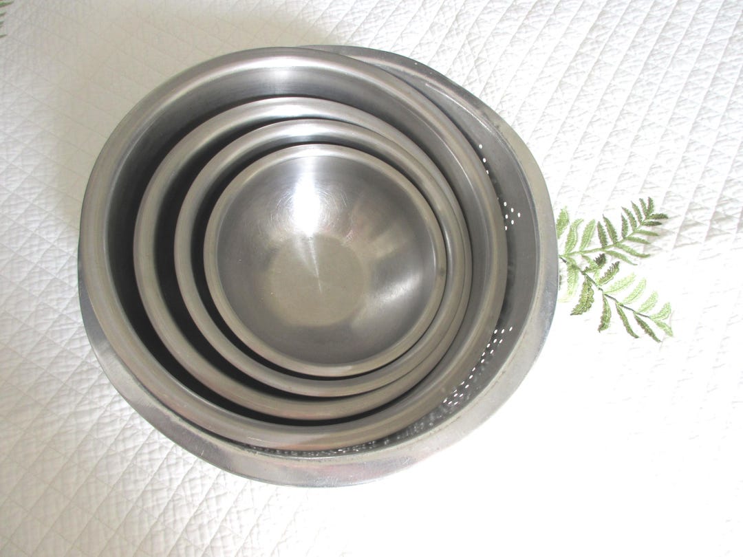 Vintage Set of Four Stainless Steel Mixing Bowls and Aluminum Colander ...