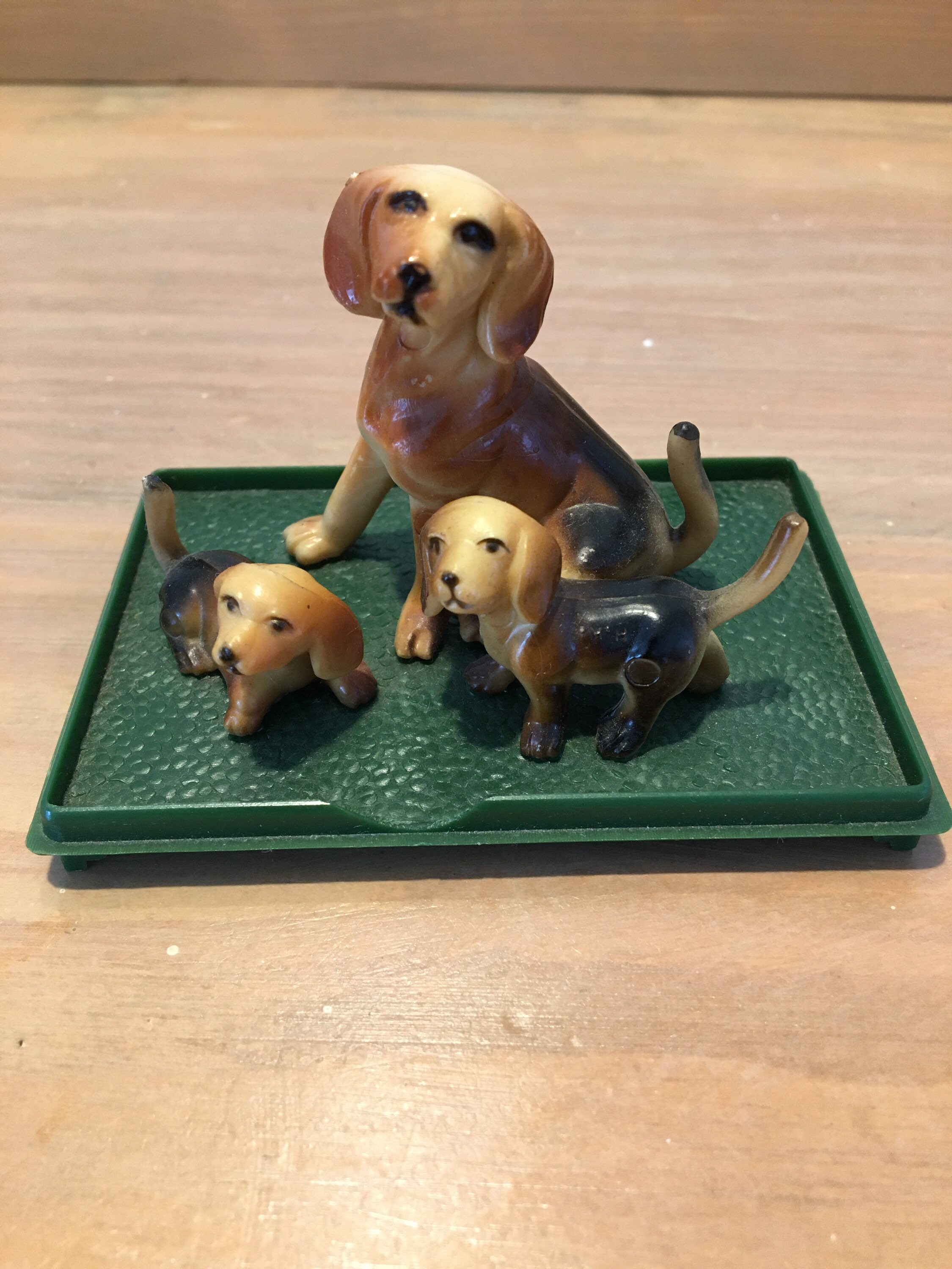 Vintage Beagle Figurines - Etsy
