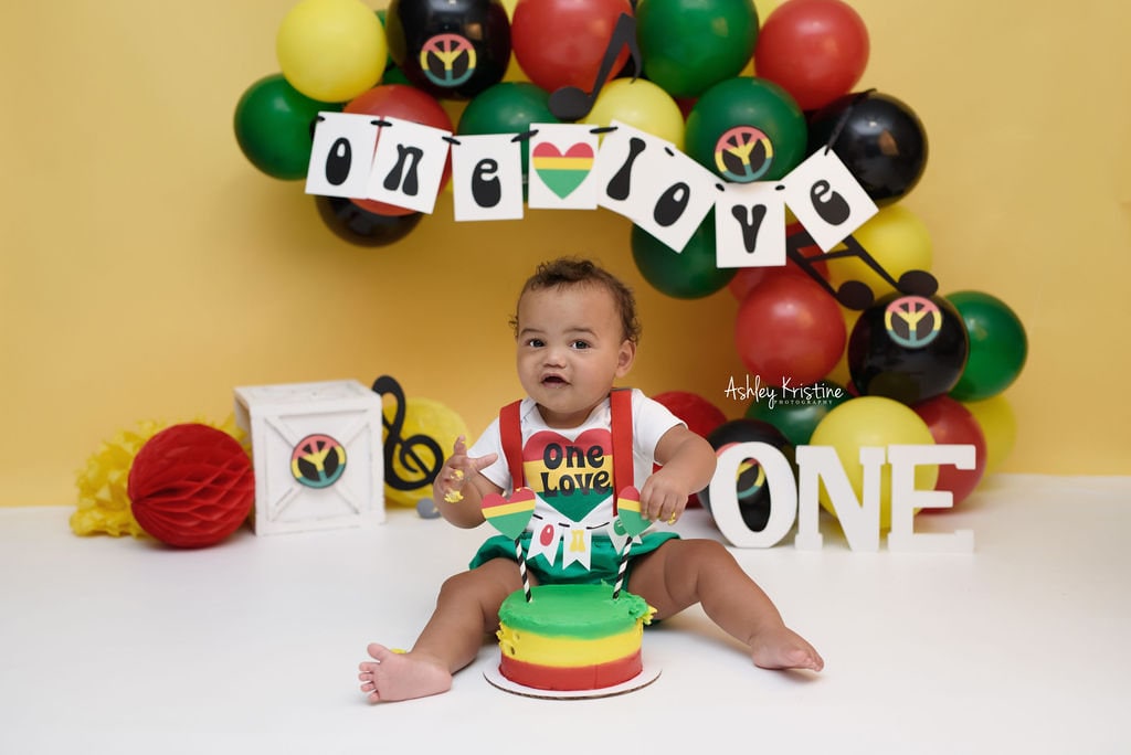 One Love Cake Topper. One Love First Birthday. One and Loved - Etsy