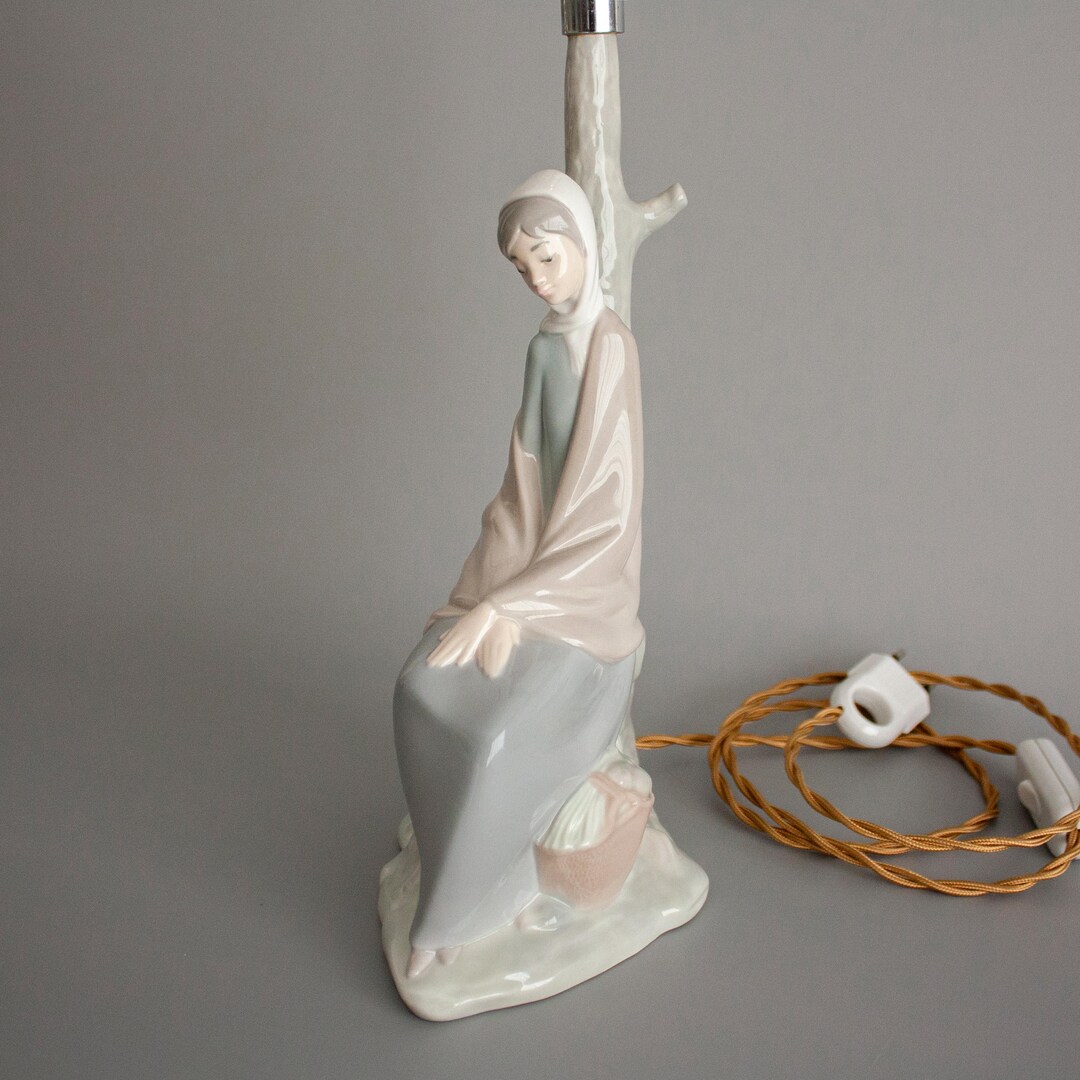 LLADRO NAO Art Porcelain Lamp With Shepherdess Figurine by Fulgencio ...