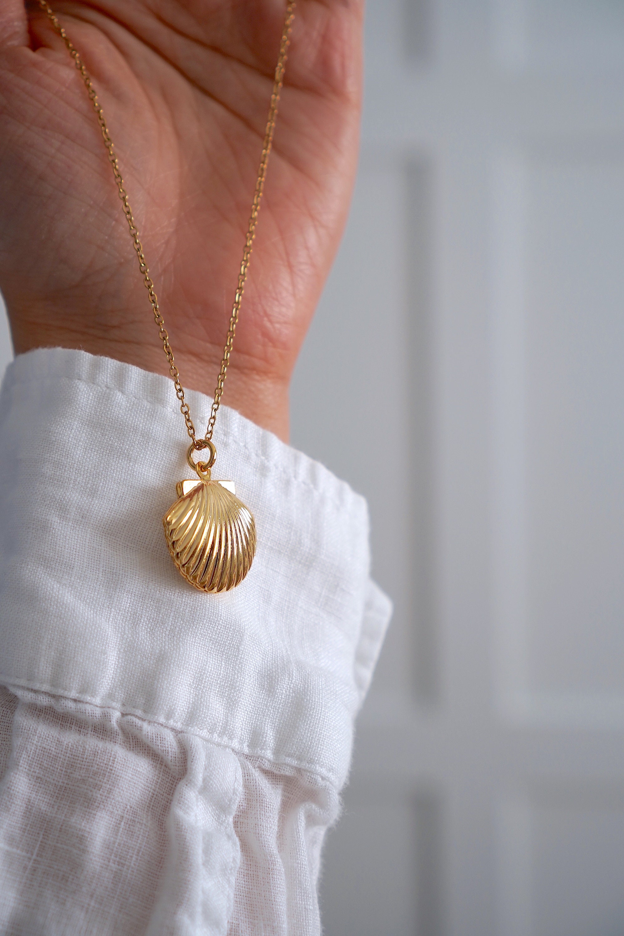 Personalized Gold Seashell Photo Locket, Photo Insertion Service ...