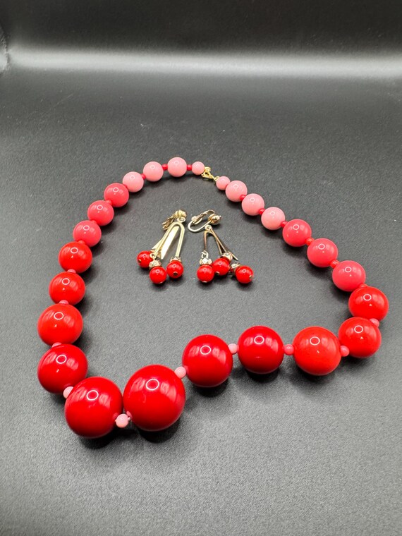 Vintage ombré 1980s MONET Cherry Red & Shades of Pin… - Gem